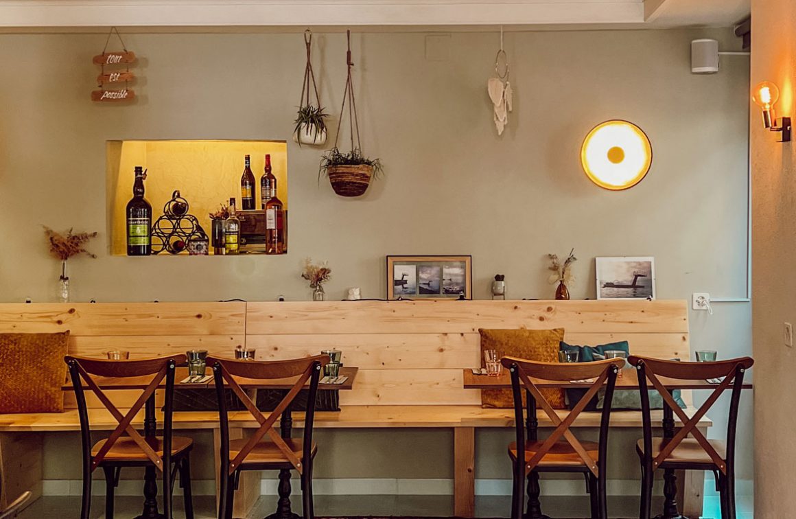 Chez Antoine ; Un Café convivial à Lutry - La Route de Ben